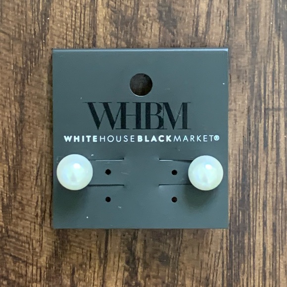 White House Black Market | Jewelry | Whbm Pearl Stud Earring | Poshmark